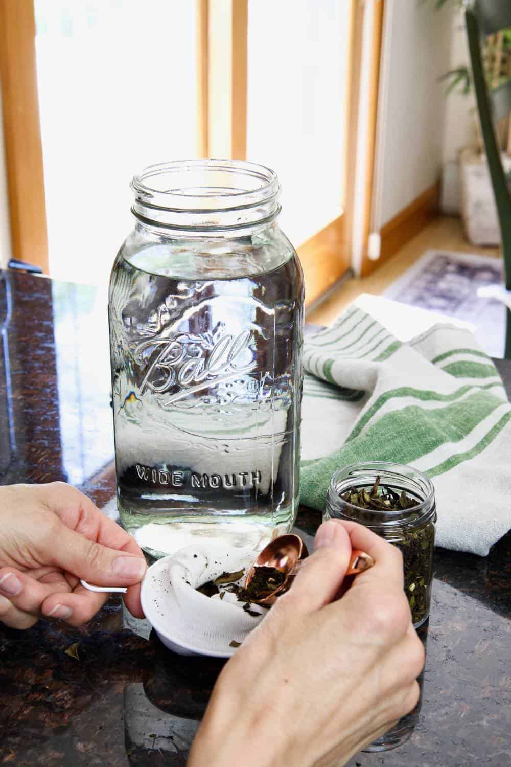 How To Make Herbal Sun Tea (Easy Homemade Recipe) - Upside Lane